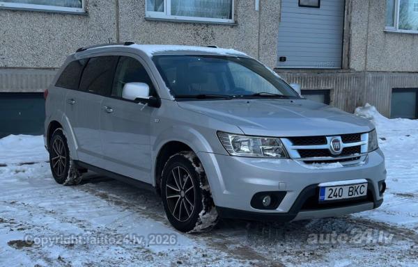 Grey Fiat Freemont 2013 in Tallinn, with an engine capacity of 2.00 L and mileage of 185 thousand km for 4999 €, photo 2 on AUTOMOTO.COM.LV