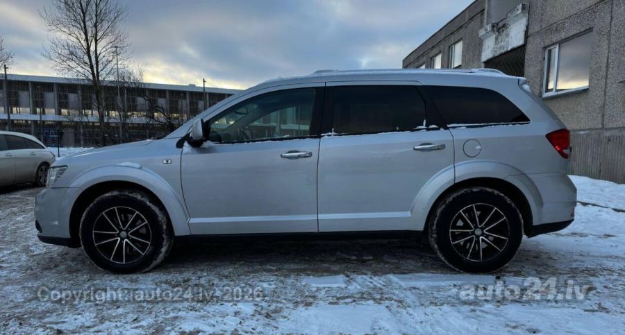 Pelēks Fiat Freemont 2013 Tallina, ar dzinēja tilpumu 2.00 L un nobraukumu 185 tūkst. km par 4999 €, foto 8 vietnē AUTOMOTO.COM.LV