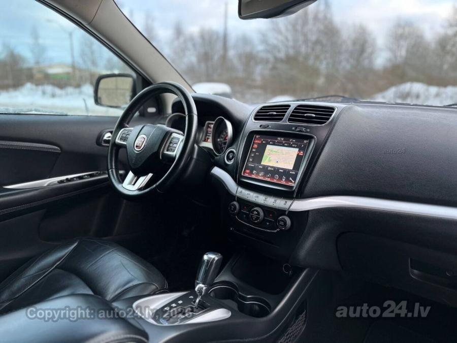 Pelēks Fiat Freemont 2013 Tallina, ar dzinēja tilpumu 2.00 L un nobraukumu 185 tūkst. km par 4999 €, foto 16 vietnē AUTOMOTO.COM.LV