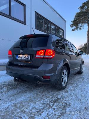 Pelēks Fiat Freemont 2014 Tallina, ar dzinēja tilpumu 2.00 L un nobraukumu 322 tūkst. km par 6999 €, foto 4 vietnē AUTOMOTO.COM.LV
