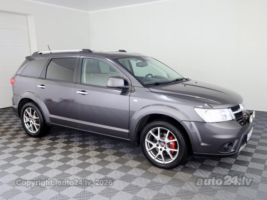 Pelēks Fiat Freemont 2014 Tallina, ar dzinēja tilpumu 2.00 L un nobraukumu 246 tūkst. km par 1599 €, foto 1 vietnē AUTOMOTO.COM.LV