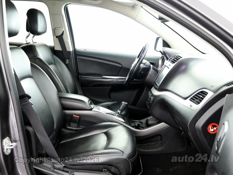 Pelēks Fiat Freemont 2014 Tallina, ar dzinēja tilpumu 2.00 L un nobraukumu 246 tūkst. km par 1599 €, foto 7 vietnē AUTOMOTO.COM.LV