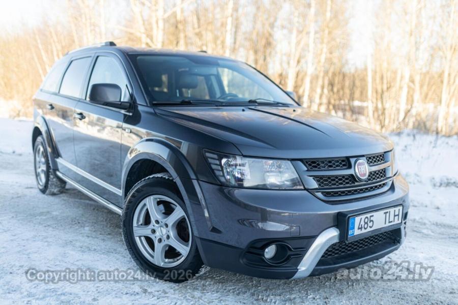 Pelēks Fiat Freemont 2015 Tallina, ar dzinēja tilpumu 2.00 L un nobraukumu 178 tūkst. km par 6700 €, foto 1 vietnē AUTOMOTO.COM.LV