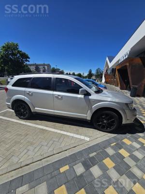 Fiat Freemont 2011 in Aizkraukle, with an engine capacity of 2.00 L and mileage of 303 thousand km for 3900 €, photo  on AUTOMOTO.COM.LV