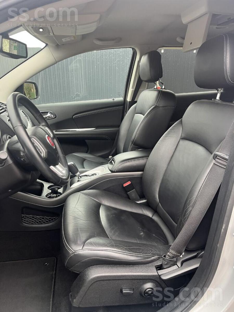 Fiat Freemont 2015 Rīga, ar dzinēja tilpumu 2.00 L un nobraukumu 135 tūkst. km par 7900 €, foto 5 vietnē AUTOMOTO.COM.LV