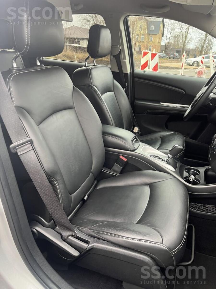Fiat Freemont 2015 Rīga, ar dzinēja tilpumu 2.00 L un nobraukumu 135 tūkst. km par 7900 €, foto 10 vietnē AUTOMOTO.COM.LV