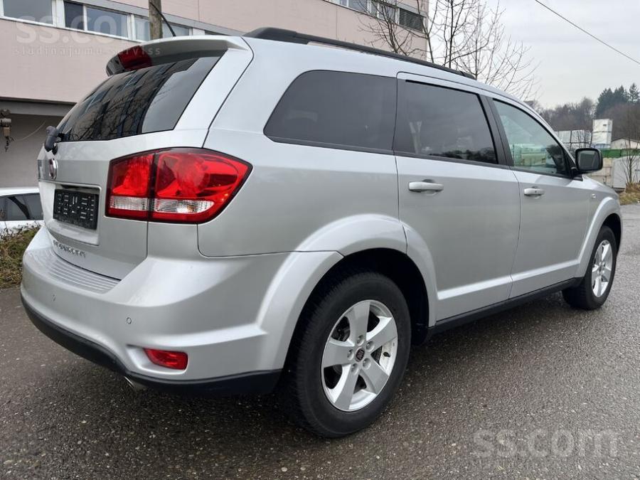 Fiat Freemont 2015 Rīga, ar dzinēja tilpumu 2.00 L un nobraukumu 135 tūkst. km par 7900 €, foto 17 vietnē AUTOMOTO.COM.LV
