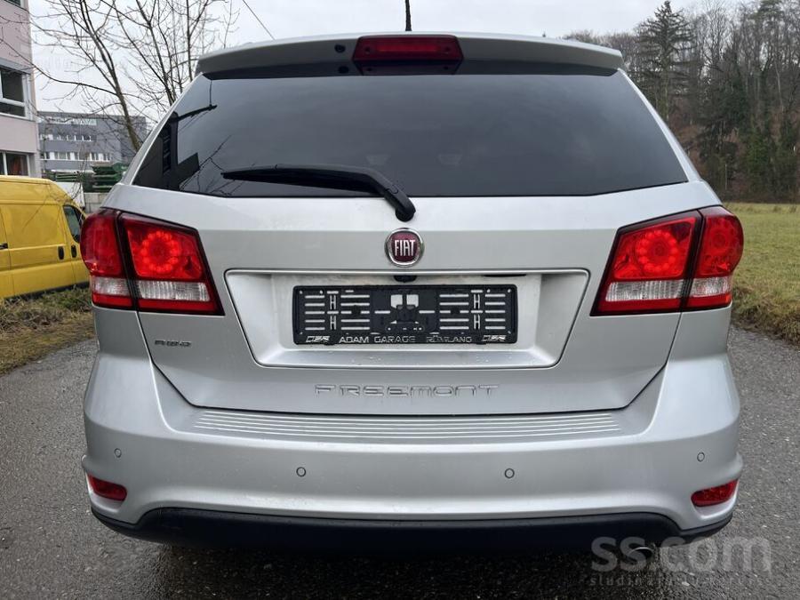 Fiat Freemont 2015 Rīga, ar dzinēja tilpumu 2.00 L un nobraukumu 135 tūkst. km par 7900 €, foto 19 vietnē AUTOMOTO.COM.LV