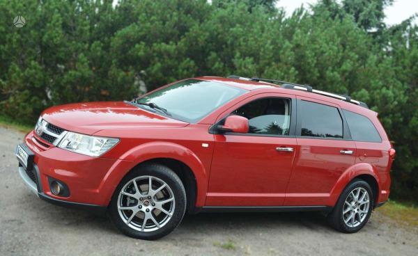 Red Fiat Freemont 2012 in Klaipeda, with an engine capacity of 1.96 L and mileage of 240 thousand km for 5850 €, photo 2 on AUTOMOTO.COM.LV