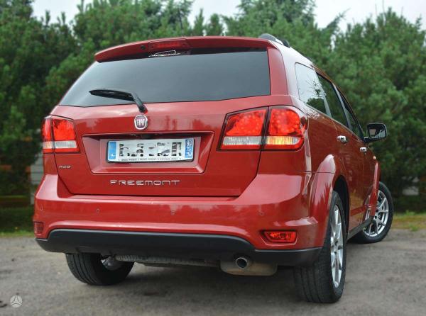 Red Fiat Freemont 2012 in Klaipeda, with an engine capacity of 1.96 L and mileage of 240 thousand km for 5850 €, photo 9 on AUTOMOTO.COM.LV