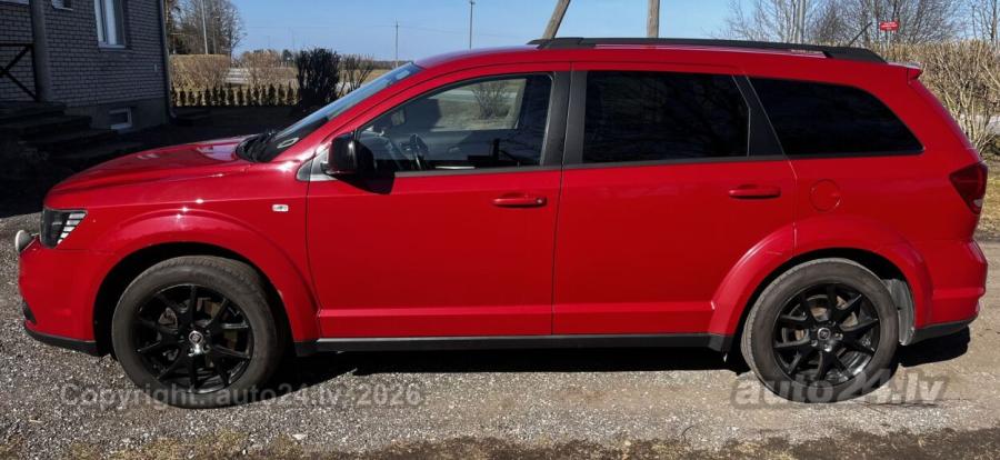 Red Fiat Freemont 2015 in Tallinn, with an engine capacity of 2.00 L and mileage of 202 thousand km for 6999 €, photo 8 on AUTOMOTO.COM.LV