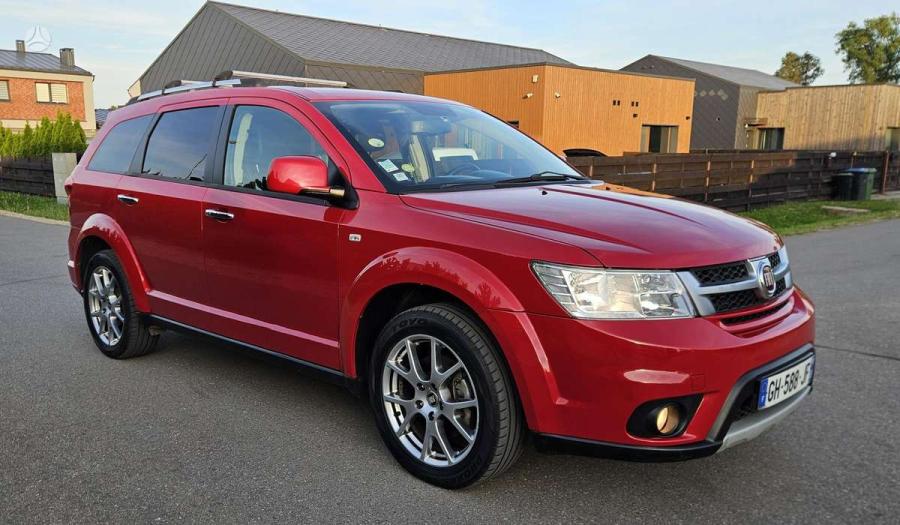 Sarkans Fiat Freemont 2016 Viļņa, ar dzinēja tilpumu 1.96 L un nobraukumu 211 tūkst. km par 7800 €, foto 3 vietnē AUTOMOTO.COM.LV