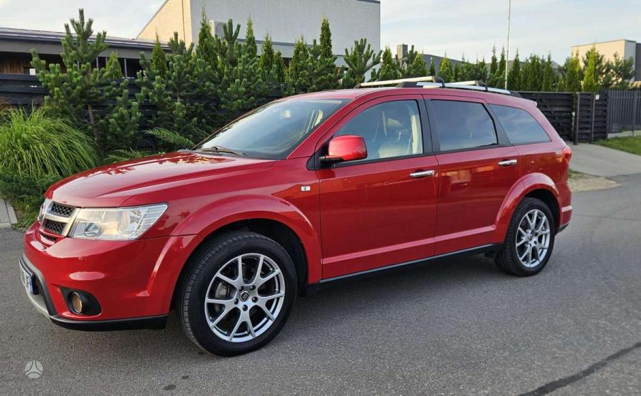 Sarkans Fiat Freemont 2016 Viļņa, ar dzinēja tilpumu 1.96 L un nobraukumu 211 tūkst. km par 7800 €, foto 9 vietnē AUTOMOTO.COM.LV