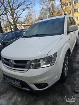 White Fiat Freemont 2012 in Kaunas, with an engine capacity of 2.00 L and mileage of 349 thousand km for 4300 €, photo  on AUTOMOTO.COM.LV