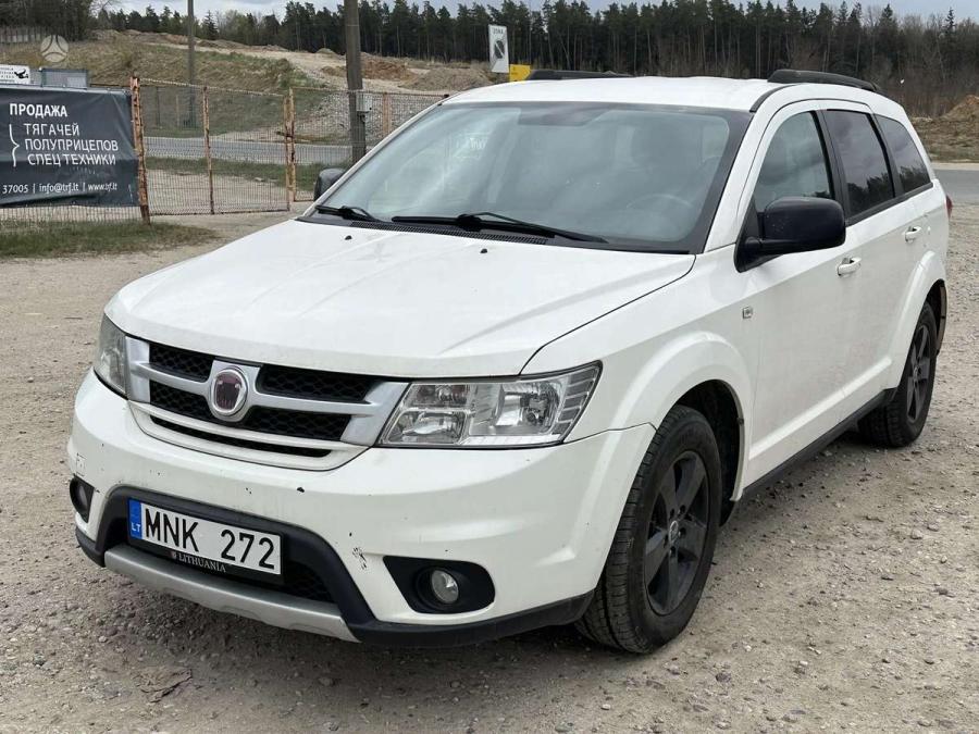 Balts Fiat Freemont 2012 Viļņa, ar dzinēja tilpumu 1.96 L un nobraukumu 242 tūkst. km par 5200 €, foto 4 vietnē AUTOMOTO.COM.LV