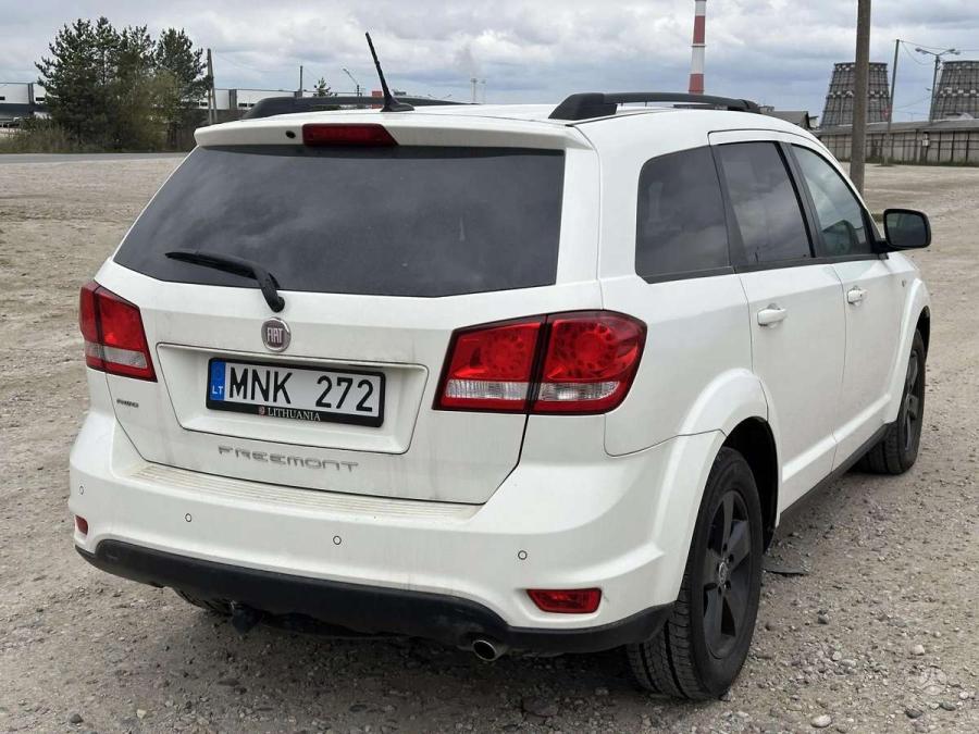 Balts Fiat Freemont 2012 Viļņa, ar dzinēja tilpumu 1.96 L un nobraukumu 242 tūkst. km par 5200 €, foto 5 vietnē AUTOMOTO.COM.LV