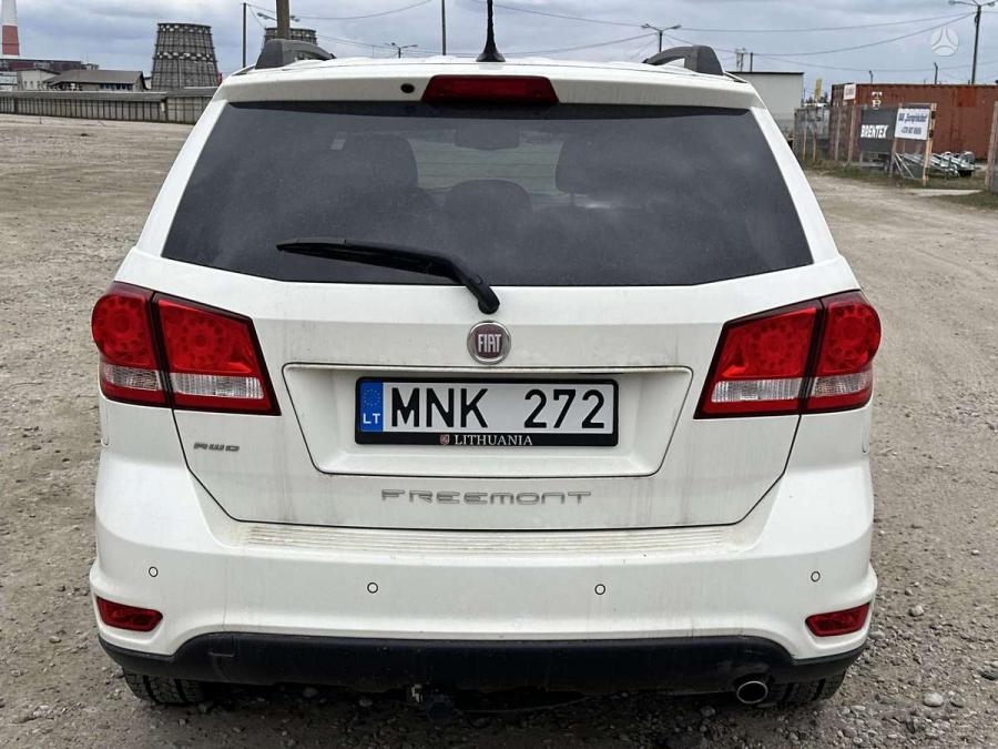 Balts Fiat Freemont 2012 Viļņa, ar dzinēja tilpumu 1.96 L un nobraukumu 242 tūkst. km par 5200 €, foto 6 vietnē AUTOMOTO.COM.LV