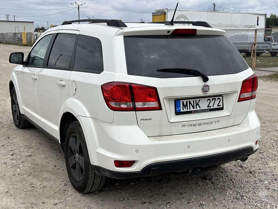 Balts Fiat Freemont 2012 Viļņa, ar dzinēja tilpumu 1.96 L un nobraukumu 242 tūkst. km par 5200 €, foto 7 vietnē AUTOMOTO.COM.LV