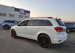 White Fiat Freemont 2013 in Marijampole, with an engine capacity of 2.00 L and mileage of 186 thousand km for 6000 €, photo 4 on AUTOMOTO.COM.LV