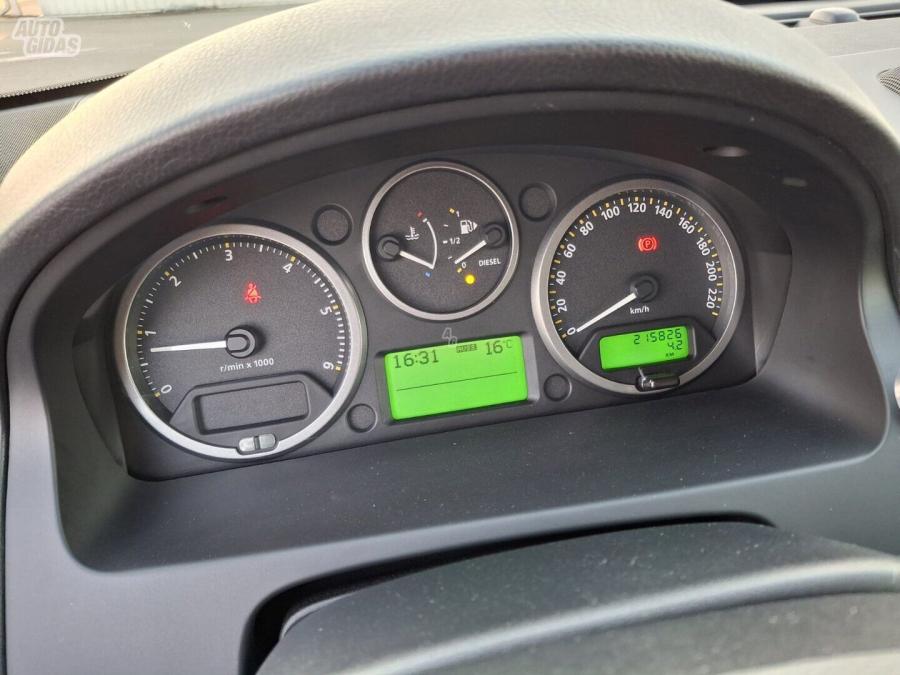 White Fiat Freemont 2013 in Marijampole, with an engine capacity of 2.00 L and mileage of 186 thousand km for 6000 €, photo 9 on AUTOMOTO.COM.LV