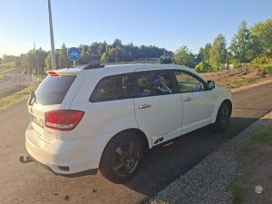 White Fiat Freemont 2013 in Moletai, with an engine capacity of 1.96 L and mileage of 268 thousand km for 3500 €, photo 5 on AUTOMOTO.COM.LV
