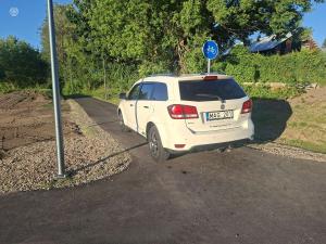 White Fiat Freemont 2013 in Moletai, with an engine capacity of 1.96 L and mileage of 268 thousand km for 3500 €, photo 8 on AUTOMOTO.COM.LV
