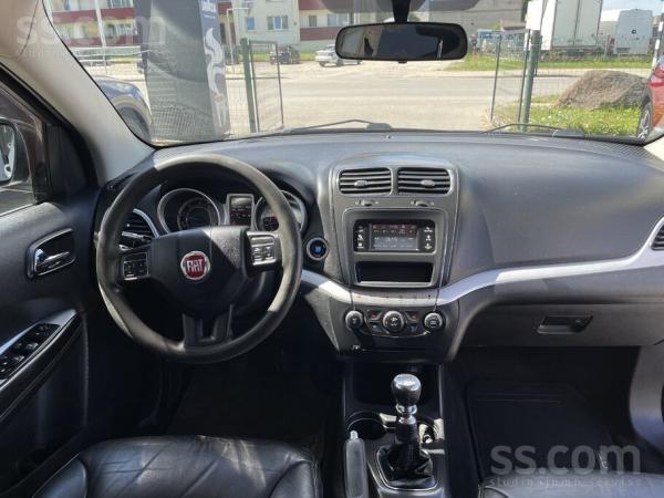 White Fiat Freemont 2013 in Talsi, with an engine capacity of 2.00 L and mileage of 271 thousand km for 5300 €, photo 7 on AUTOMOTO.COM.LV