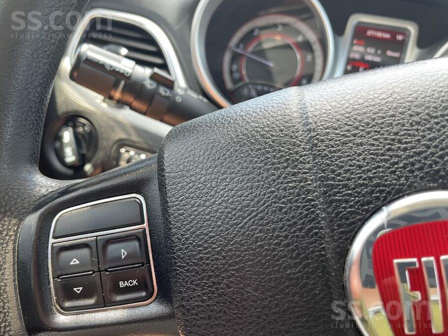 Balts Fiat Freemont 2013 Talsi, ar dzinēja tilpumu 2.00 L un nobraukumu 271 tūkst. km par 5300 €, foto 14 vietnē AUTOMOTO.COM.LV
