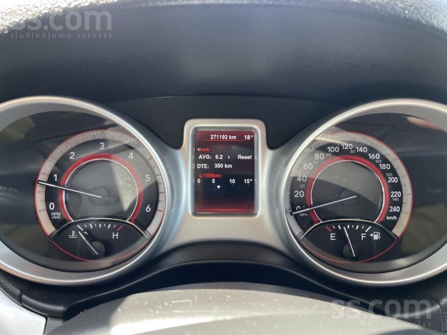 Balts Fiat Freemont 2013 Talsi, ar dzinēja tilpumu 2.00 L un nobraukumu 271 tūkst. km par 5300 €, foto 15 vietnē AUTOMOTO.COM.LV