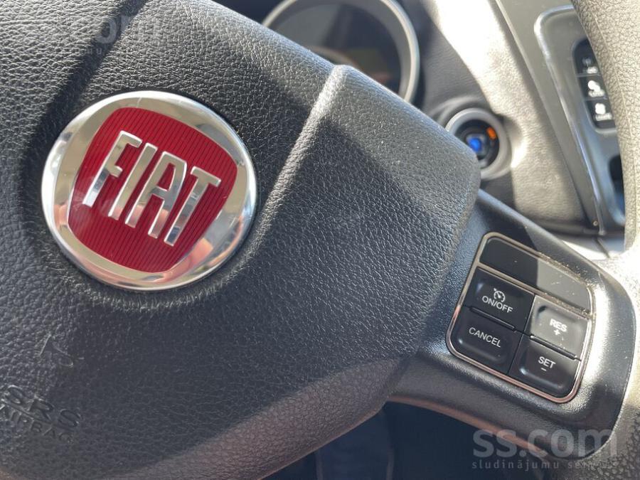 Balts Fiat Freemont 2013 Talsi, ar dzinēja tilpumu 2.00 L un nobraukumu 271 tūkst. km par 5300 €, foto 16 vietnē AUTOMOTO.COM.LV