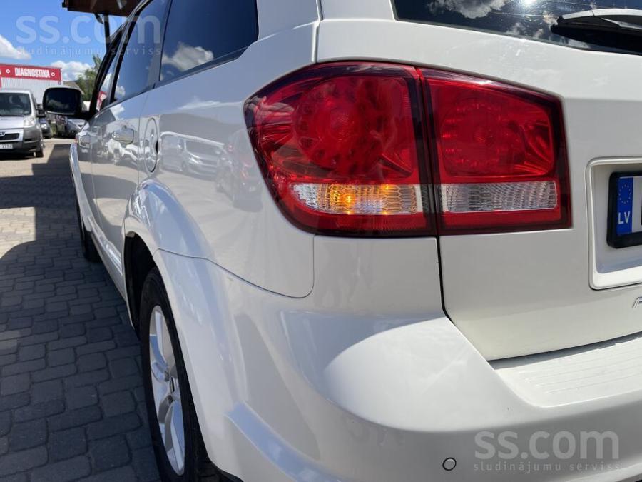 Balts Fiat Freemont 2013 Talsi, ar dzinēja tilpumu 2.00 L un nobraukumu 271 tūkst. km par 5300 €, foto 22 vietnē AUTOMOTO.COM.LV