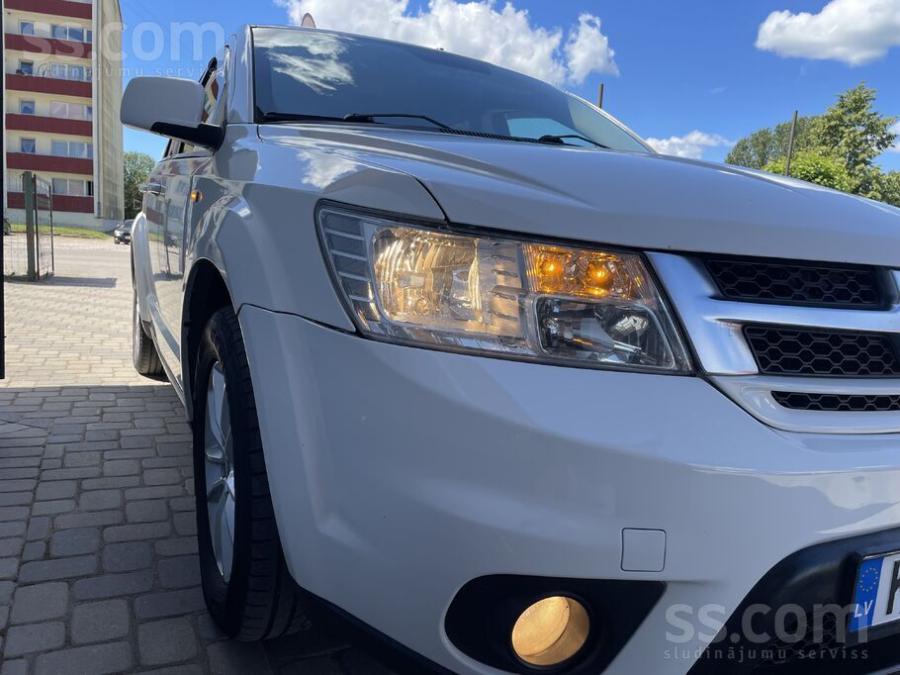 Balts Fiat Freemont 2013 Talsi, ar dzinēja tilpumu 2.00 L un nobraukumu 271 tūkst. km par 5300 €, foto 23 vietnē AUTOMOTO.COM.LV