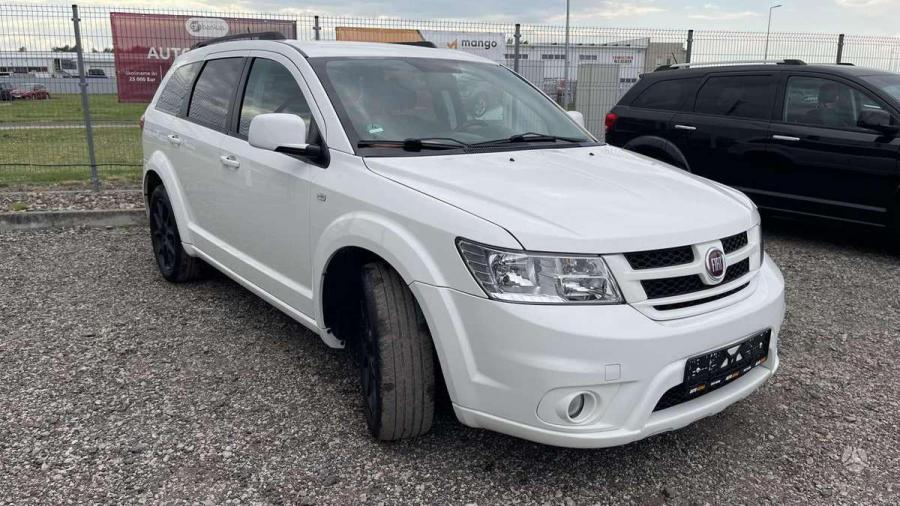 Balts Fiat Freemont 2013 Marijampole, ar dzinēja tilpumu 1.96 L un nobraukumu 19 tūkst. km par 5490 €, foto 7 vietnē AUTOMOTO.COM.LV