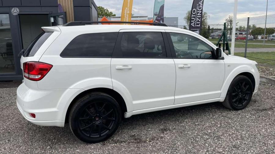 Balts Fiat Freemont 2013 Marijampole, ar dzinēja tilpumu 1.96 L un nobraukumu 19 tūkst. km par 5490 €, foto 8 vietnē AUTOMOTO.COM.LV