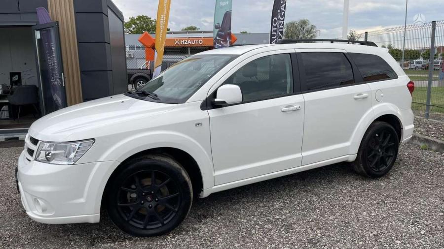 Balts Fiat Freemont 2013 Marijampole, ar dzinēja tilpumu 1.96 L un nobraukumu 19 tūkst. km par 5490 €, foto 9 vietnē AUTOMOTO.COM.LV