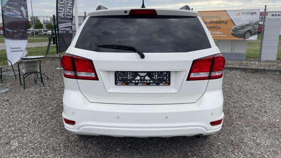 Balts Fiat Freemont 2013 Marijampole, ar dzinēja tilpumu 1.96 L un nobraukumu 19 tūkst. km par 5490 €, foto 11 vietnē AUTOMOTO.COM.LV