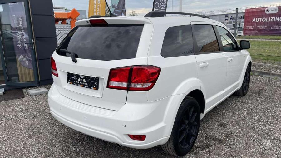 Balts Fiat Freemont 2013 Marijampole, ar dzinēja tilpumu 1.96 L un nobraukumu 19 tūkst. km par 5490 €, foto 12 vietnē AUTOMOTO.COM.LV