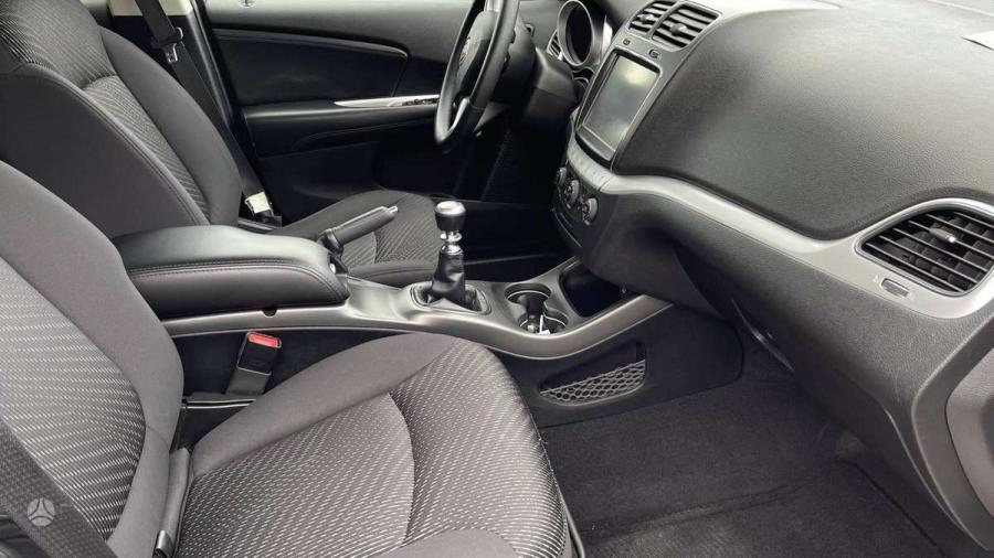 Balts Fiat Freemont 2013 Marijampole, ar dzinēja tilpumu 1.96 L un nobraukumu 19 tūkst. km par 5490 €, foto 26 vietnē AUTOMOTO.COM.LV