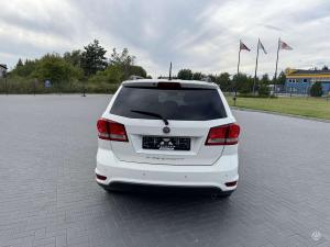 White Fiat Freemont 2013 in Telschi, with an engine capacity of 1.96 L and mileage of 265 thousand km for 4499 €, photo 6 on AUTOMOTO.COM.LV