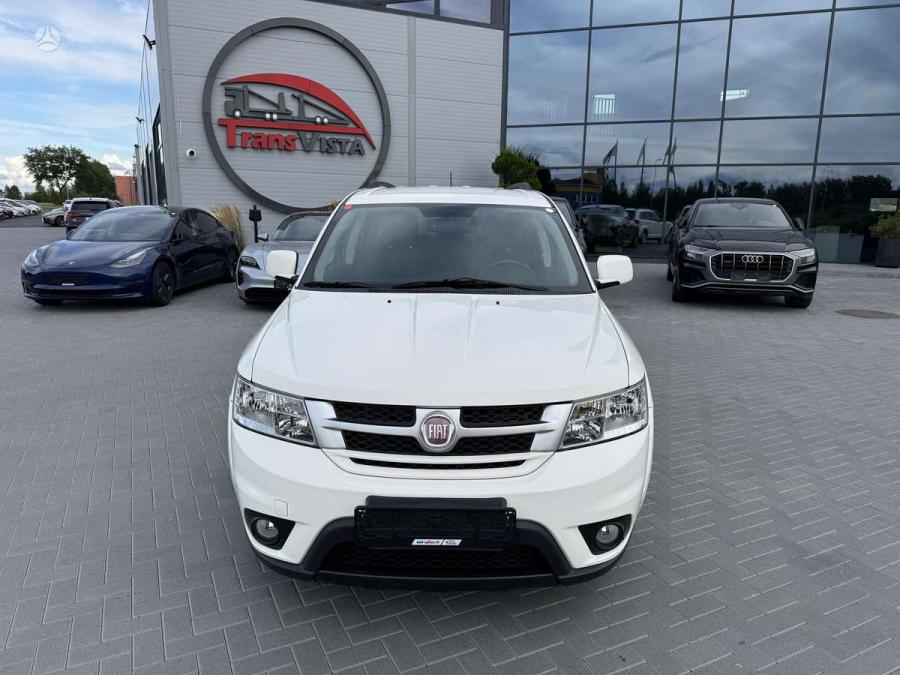 White Fiat Freemont 2013 in Telschi, with an engine capacity of 1.96 L and mileage of 265 thousand km for 4499 €, photo 11 on AUTOMOTO.COM.LV