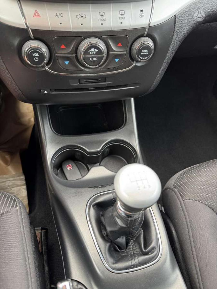 White Fiat Freemont 2013 in Telschi, with an engine capacity of 1.96 L and mileage of 265 thousand km for 4499 €, photo 27 on AUTOMOTO.COM.LV
