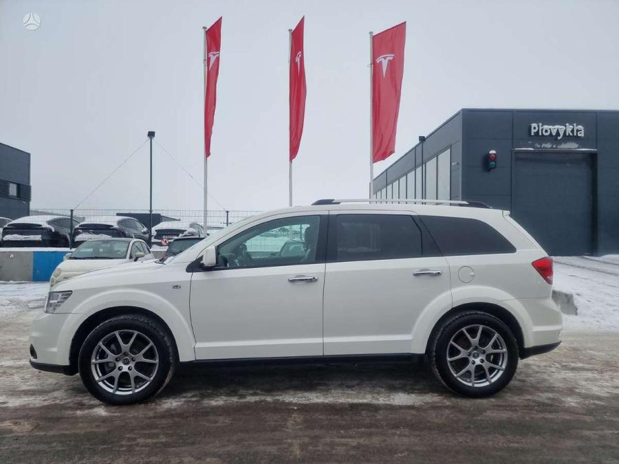 White Fiat Freemont 2014 in Vilnius, with an engine capacity of 1.96 L and mileage of 204 thousand km for 6750 €, photo 8 on AUTOMOTO.COM.LV