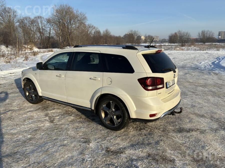Balts Fiat Freemont 2015 Rīga, ar dzinēja tilpumu 2.00 L un nobraukumu 255 tūkst. km par 4000 €, foto 3 vietnē AUTOMOTO.COM.LV