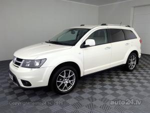 White Fiat Freemont 2015 in Tallinn, with an engine capacity of 2.00 L and mileage of 254 thousand km for 4299 €, photo 3 on AUTOMOTO.COM.LV