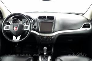 White Fiat Freemont 2015 in Tallinn, with an engine capacity of 2.00 L and mileage of 254 thousand km for 4299 €, photo 6 on AUTOMOTO.COM.LV