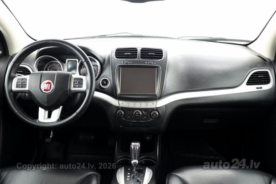 White Fiat Freemont 2015 in Tallinn, with an engine capacity of 2.00 L and mileage of 254 thousand km for 4299 €, photo 6 on AUTOMOTO.COM.LV