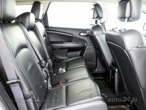 White Fiat Freemont 2015 in Tallinn, with an engine capacity of 2.00 L and mileage of 254 thousand km for 4299 €, photo 8 on AUTOMOTO.COM.LV