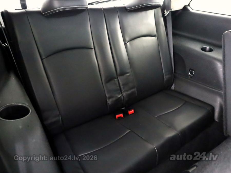 White Fiat Freemont 2015 in Tallinn, with an engine capacity of 2.00 L and mileage of 254 thousand km for 4299 €, photo 9 on AUTOMOTO.COM.LV