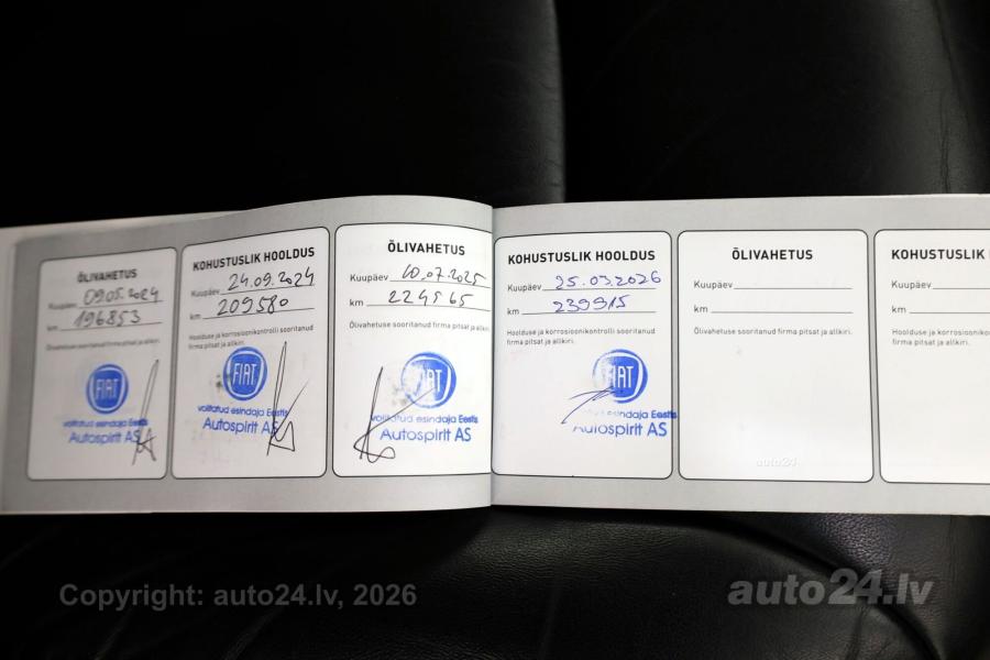 White Fiat Freemont 2015 in Tallinn, with an engine capacity of 2.00 L and mileage of 254 thousand km for 4299 €, photo 12 on AUTOMOTO.COM.LV
