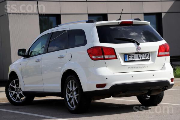 Balts Fiat Freemont 2012 Tukums, ar dzinēja tilpumu 2.00 L un nobraukumu 262 tūkst. km par 3990 €, foto 4 vietnē AUTOMOTO.COM.LV